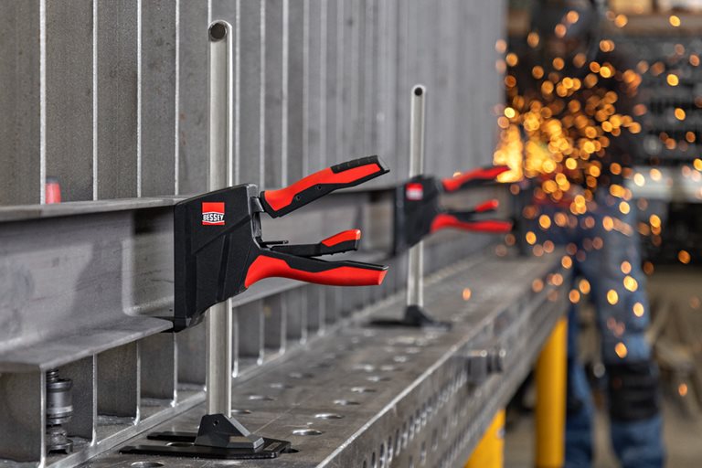 The BEYCEPS – the one-handed installation tool with a lifting capacity ...